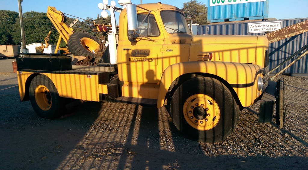 International R-210 Tow Truck