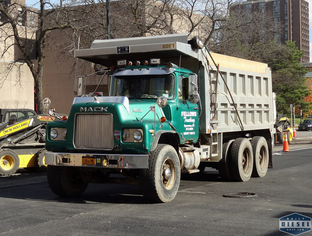 On the Job – Mack DM Dump Trucks